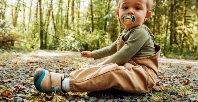 Stepping into Confidence: Choosing The Best Shoes For Crawling Babies